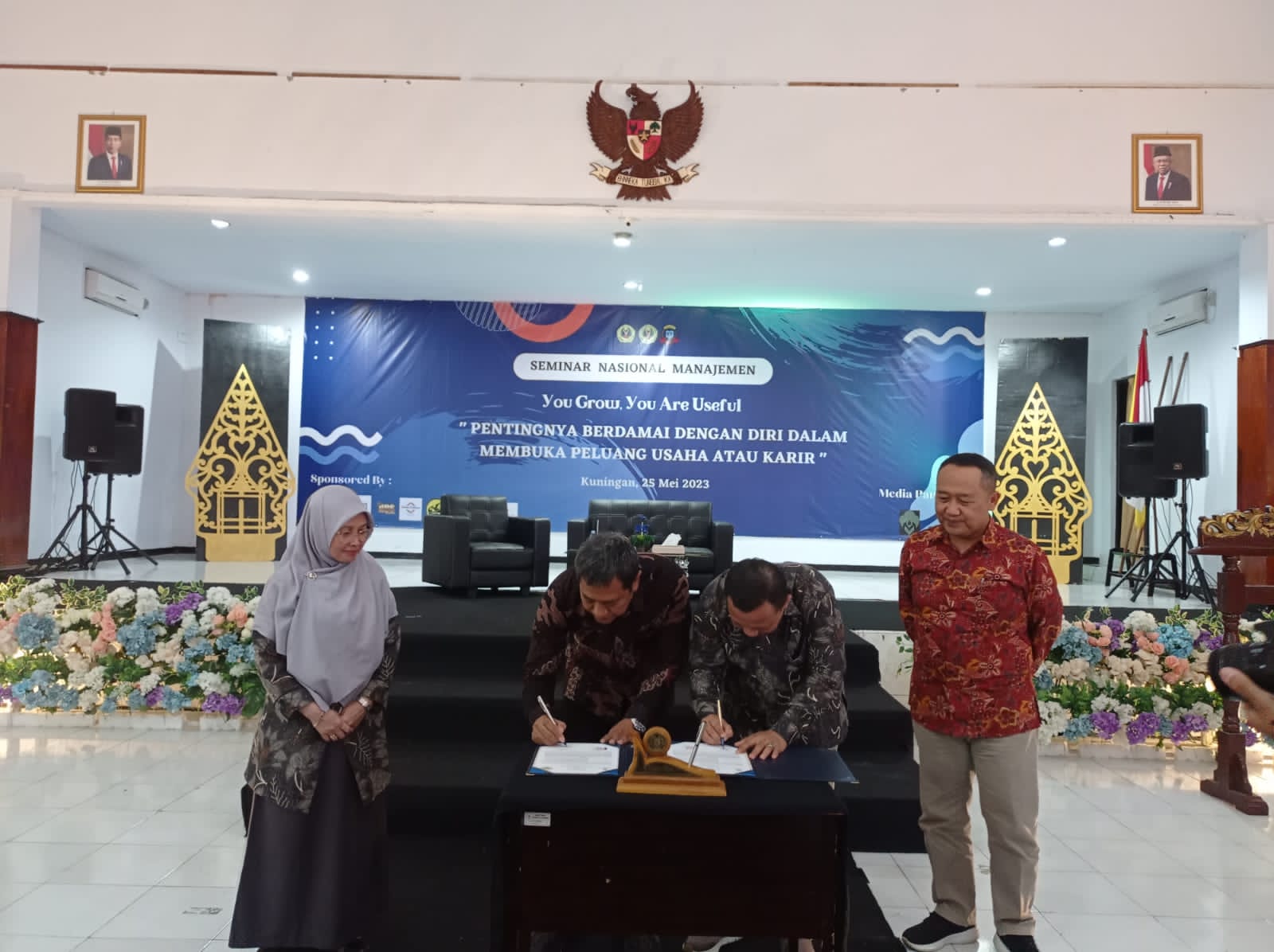 Uniku dan PT Puspita Cipta Group Teken MOU di Acara Seminar Nasional HMM FEB - Kuningan Online