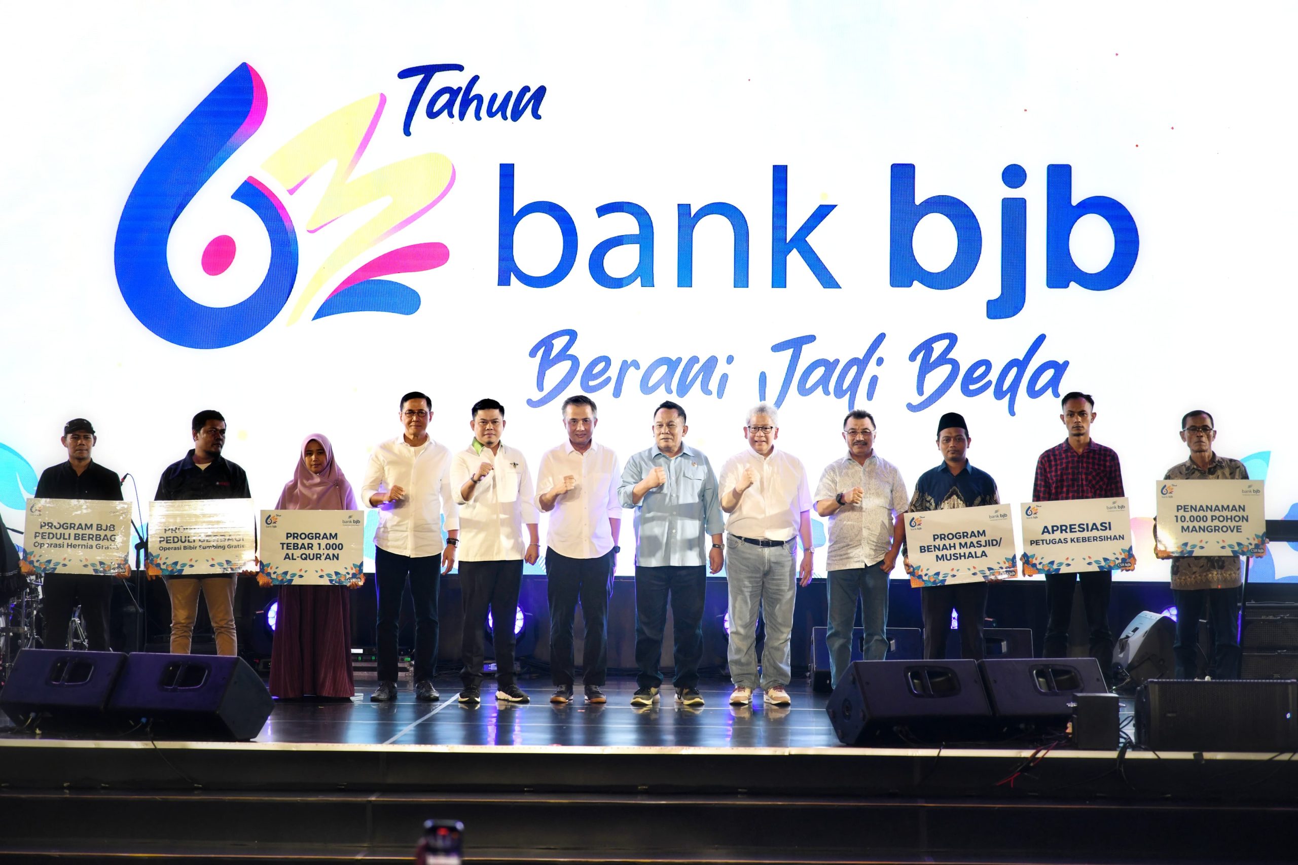 Hadiri Puncak HUT 63, Bey Machmudin : Bank BJB Berperan Penting Dorong ...