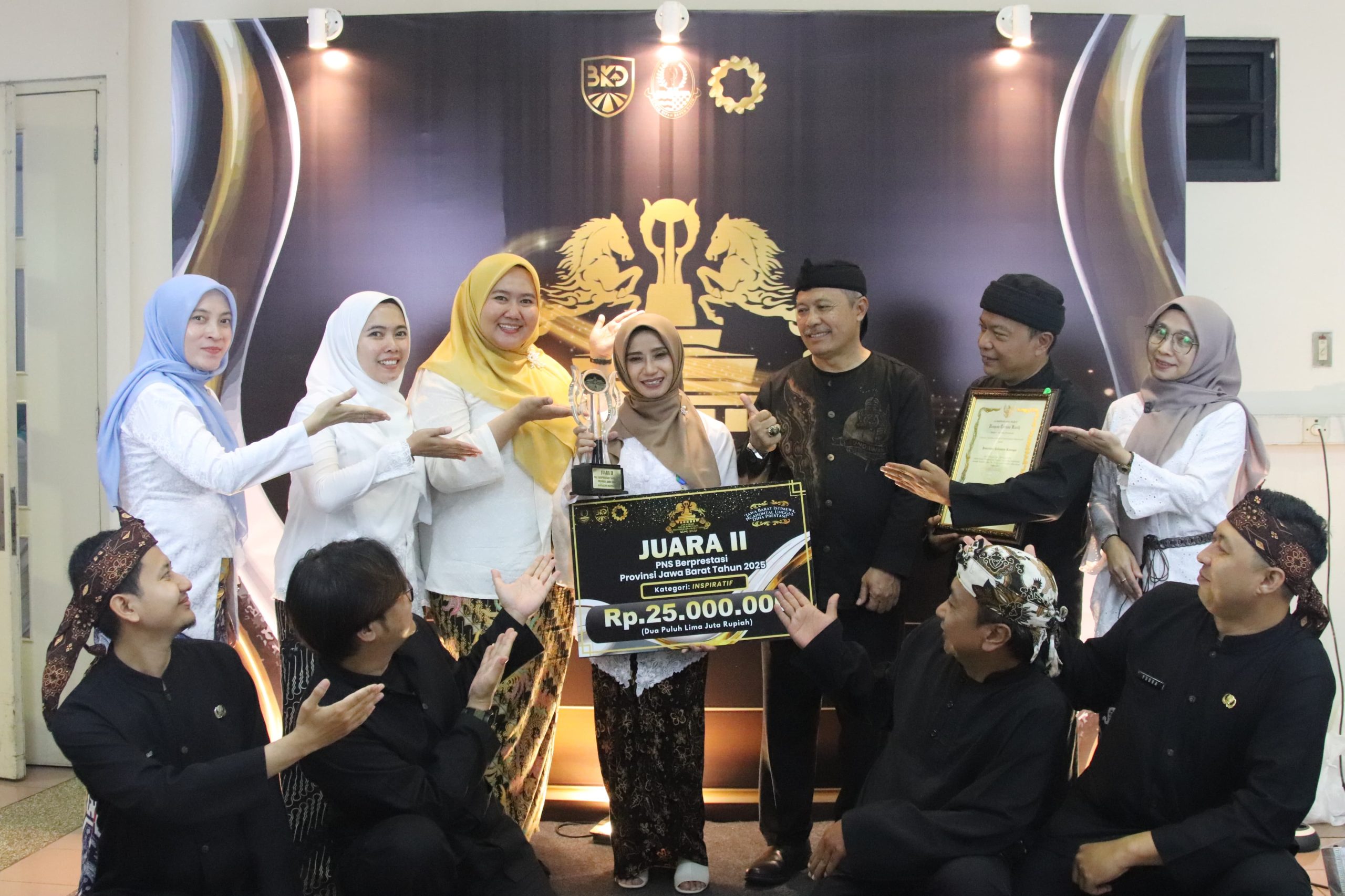 Kuningan Bangga: Logo Kuningan Jadi Identitas PNS Berprestasi Jabar ...